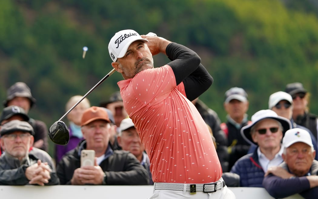 Michael Hendry receiving treatment for cancer | RNZ News