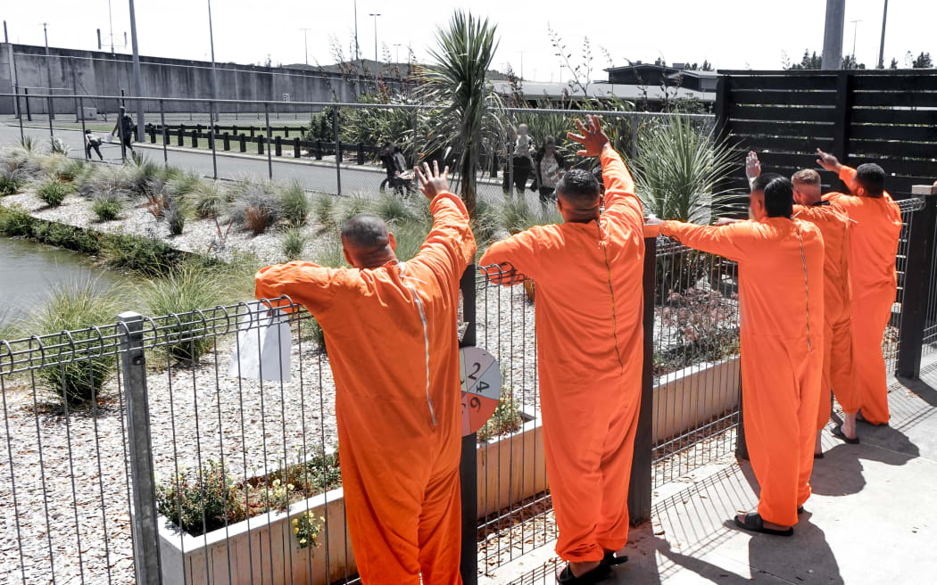 Why prisons should help inmates to be good dads | RNZ