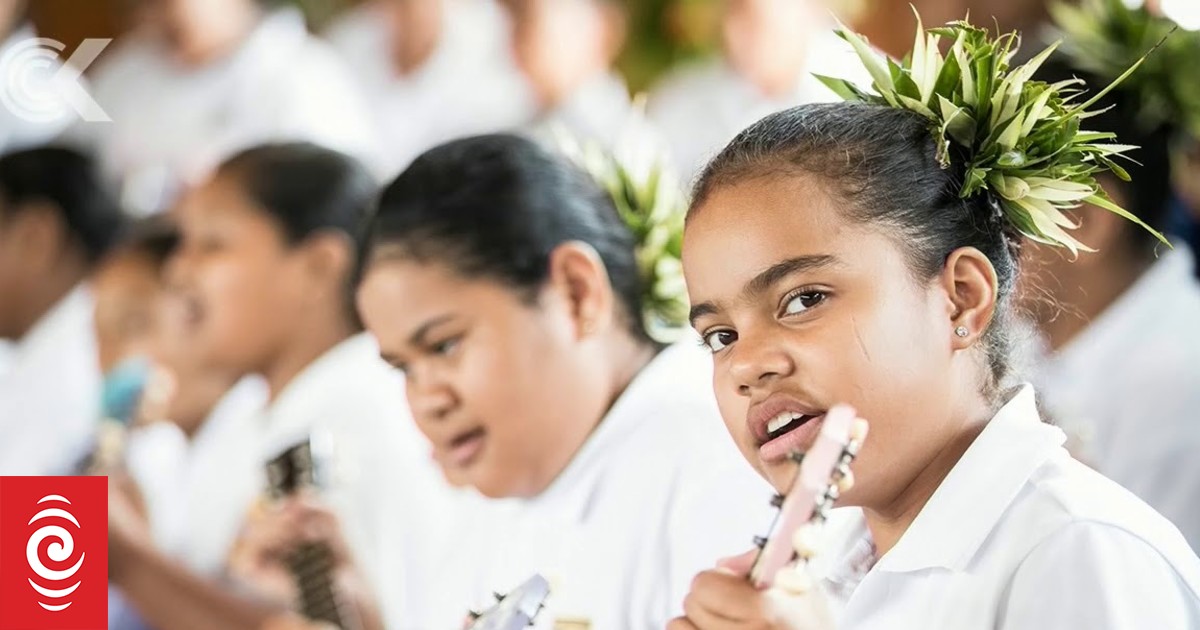 Niueans in New Zealand encouraged to keep Vagahau Niue alive | RNZ News