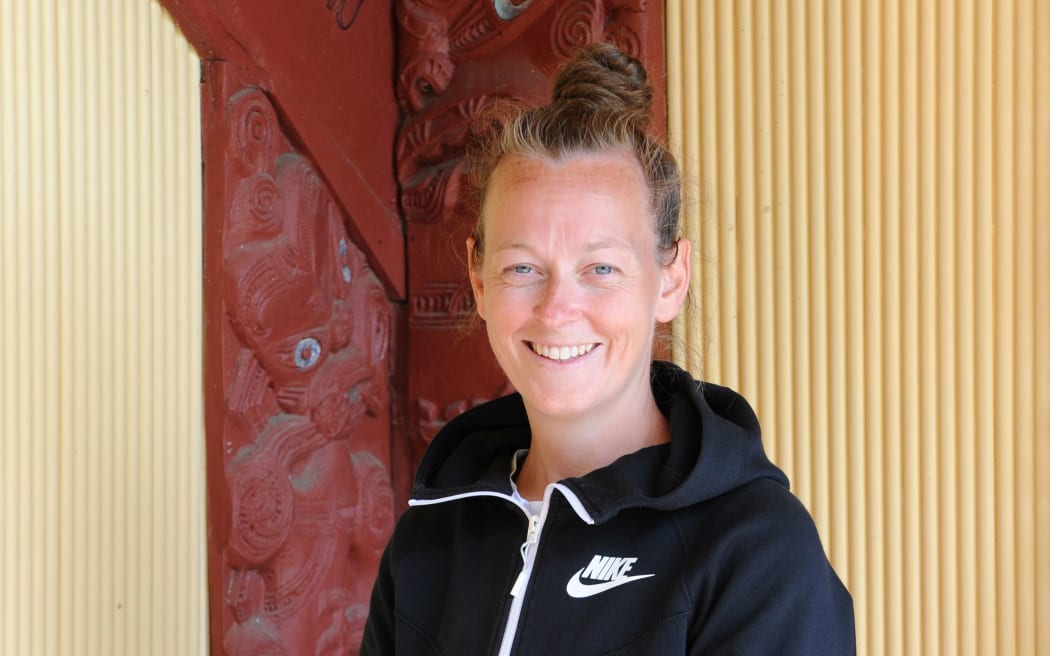 Lewis re-signs with Phoenix | RNZ News