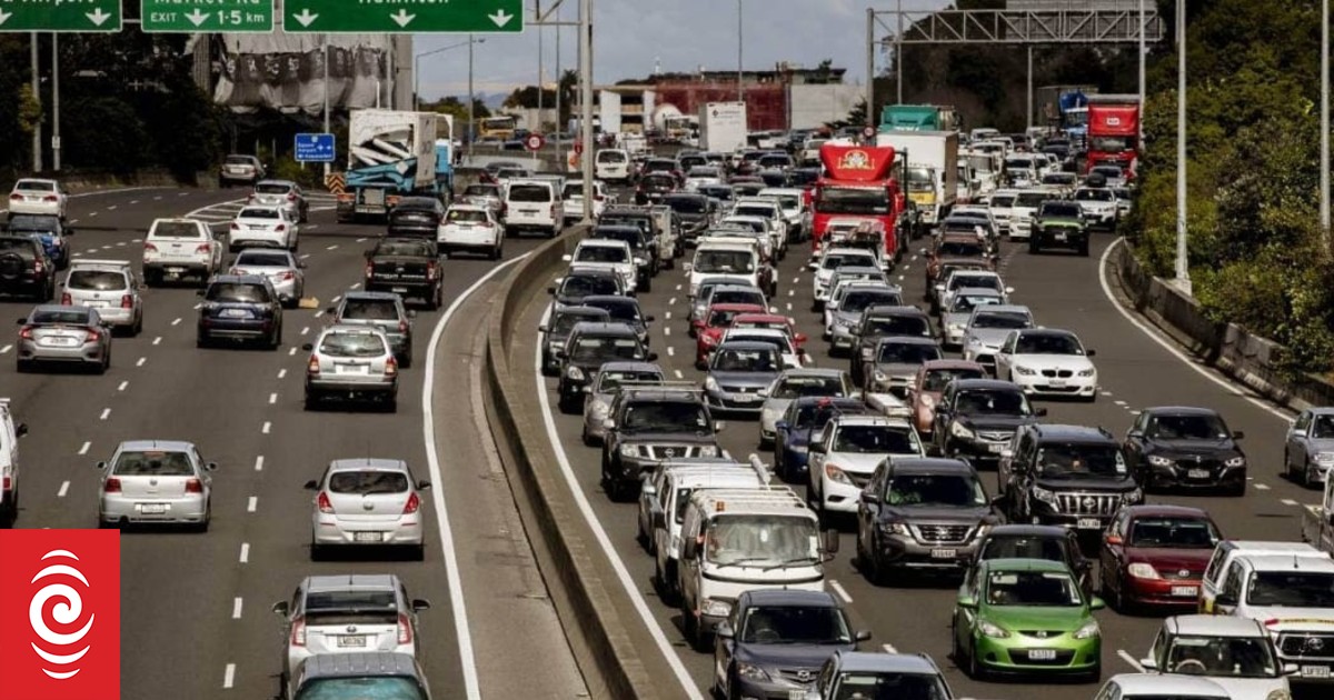 Hundreds of roads in Auckland to get lower speed limits | RNZ News