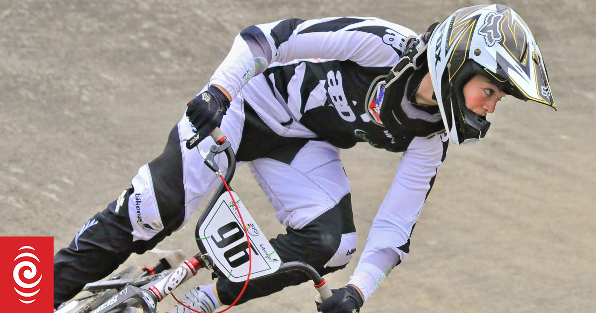 Walker, Jones make semis | RNZ News