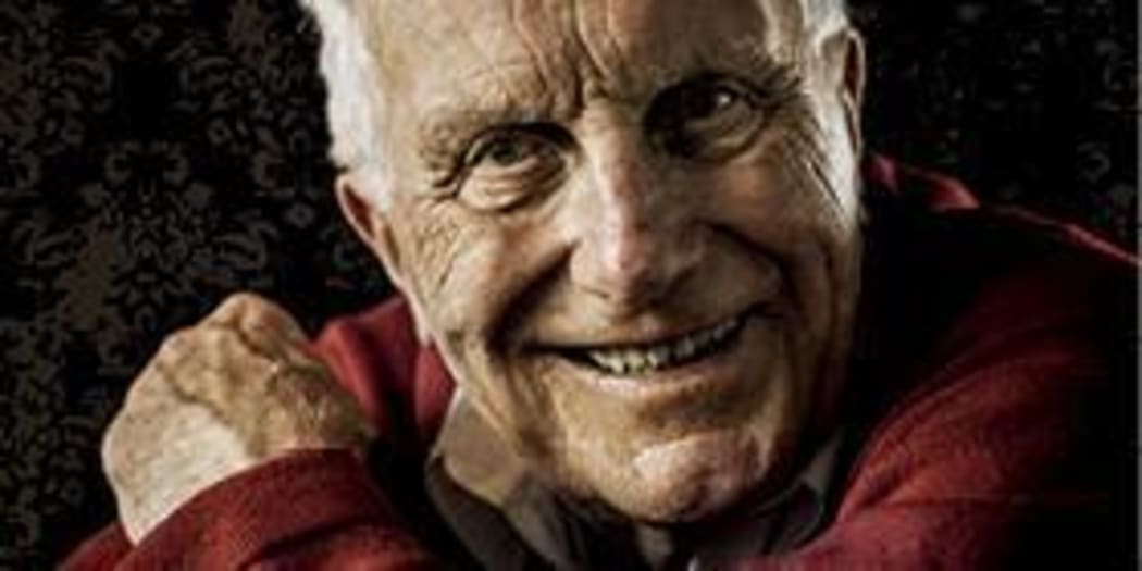 Veteran actor Ray Henwood has died | RNZ News