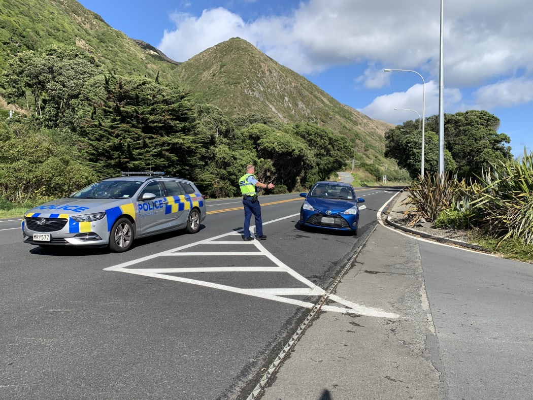 Covid-19 lockdown: Police issue more than 100 warnings in 24 hours ...