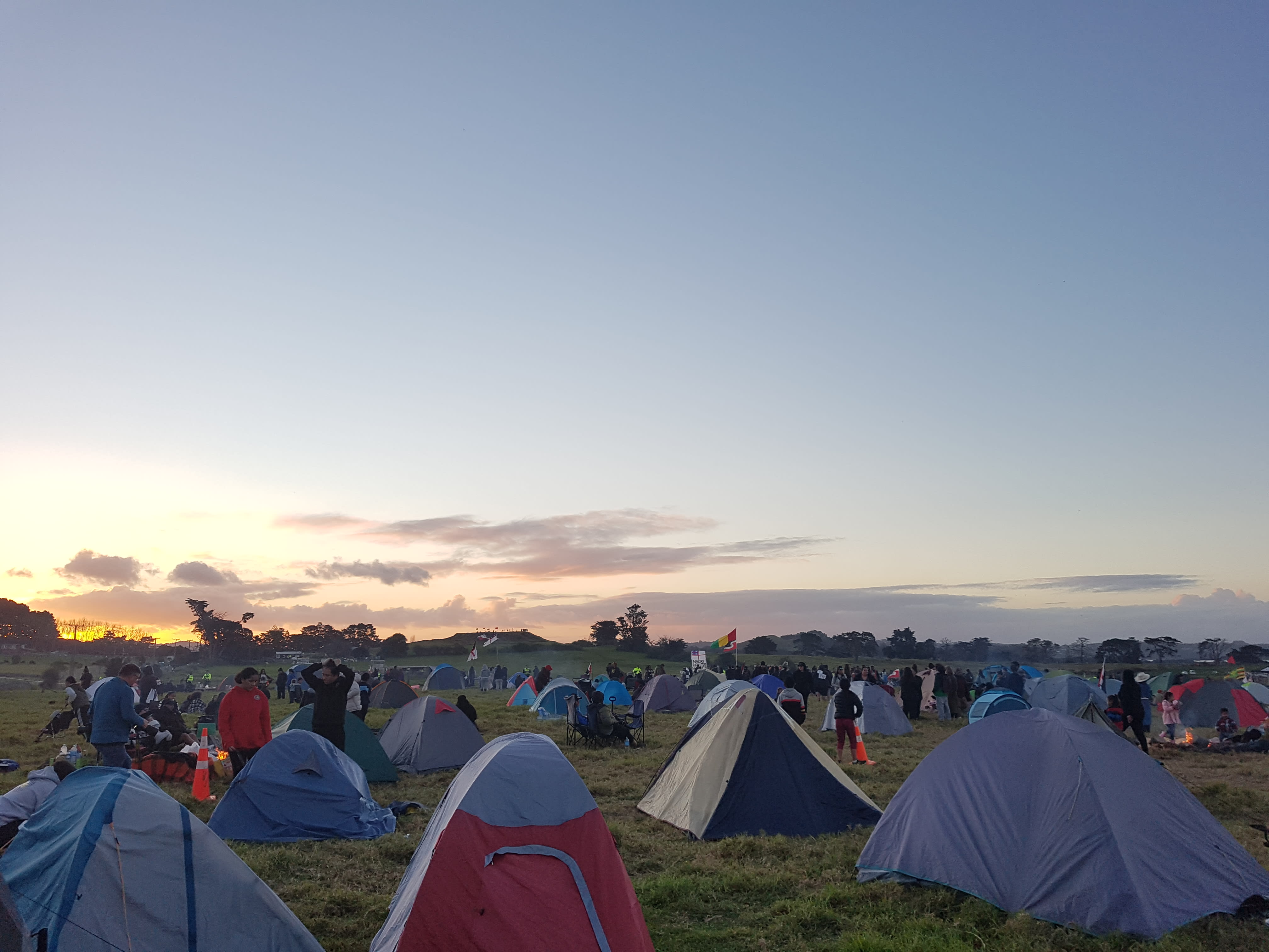 Muslims at Ihumātao: 'They can always rely on us' | RNZ News