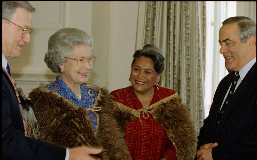 Former Prime Minister Jim Bolger and Queen Elizabeth II | RNZ