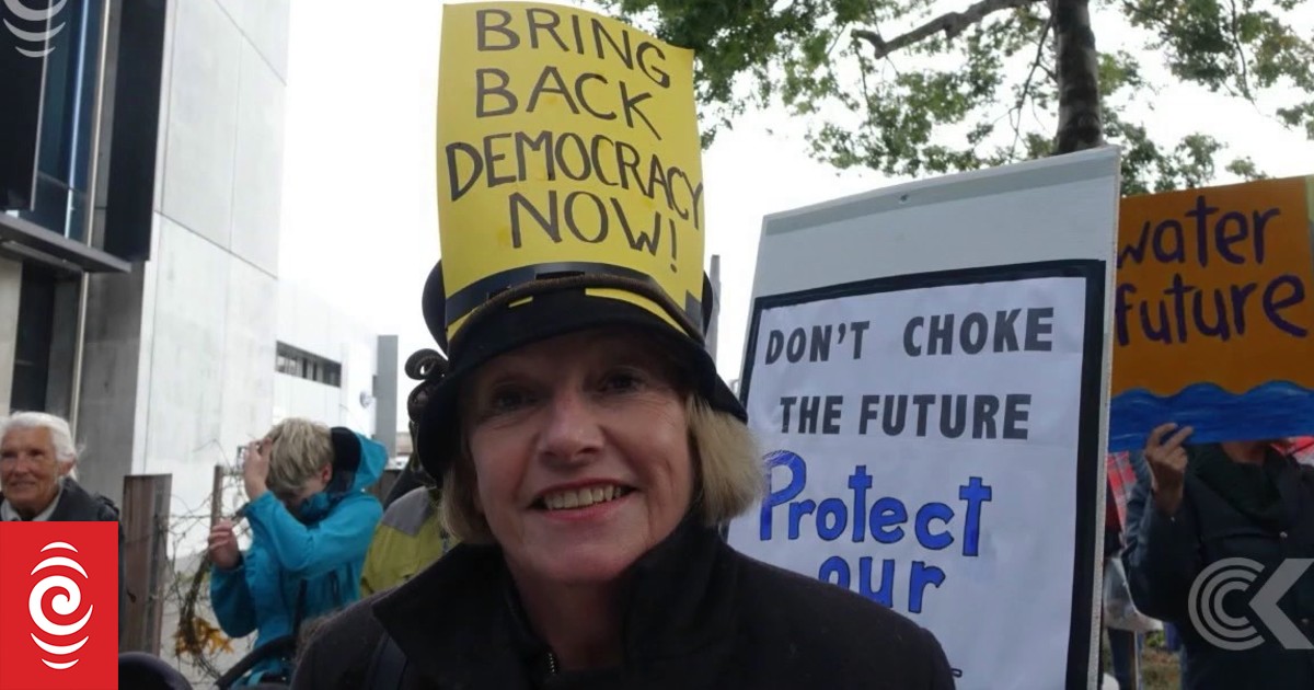 Protests nation-wide over water rights | RNZ