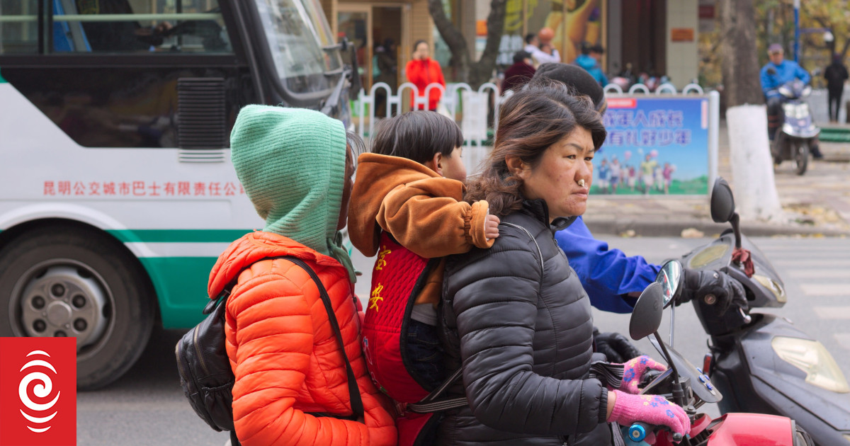 China's three-child policy campaign leaves many sceptical | RNZ News