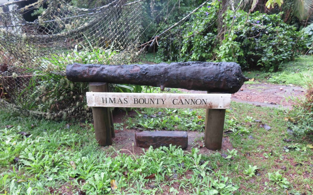 Pitcairners hope for return of Bounty gun | RNZ News
