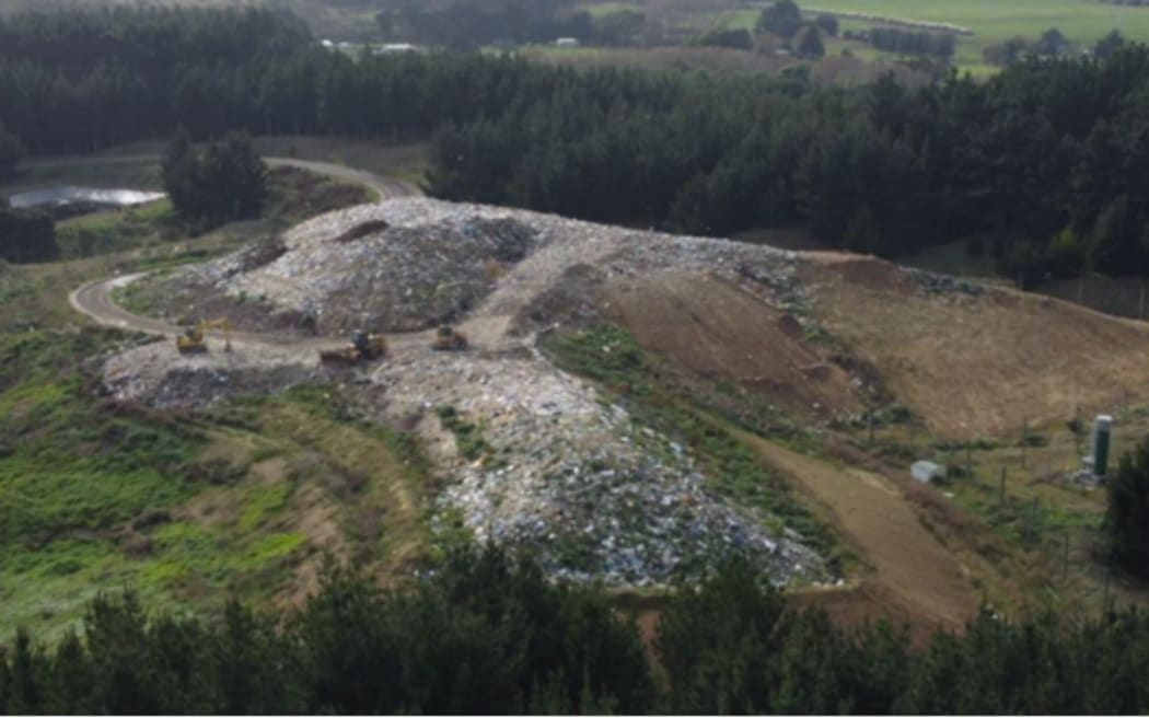 Kāpiti residents' rubbish dumped at controversial landfill | RNZ News