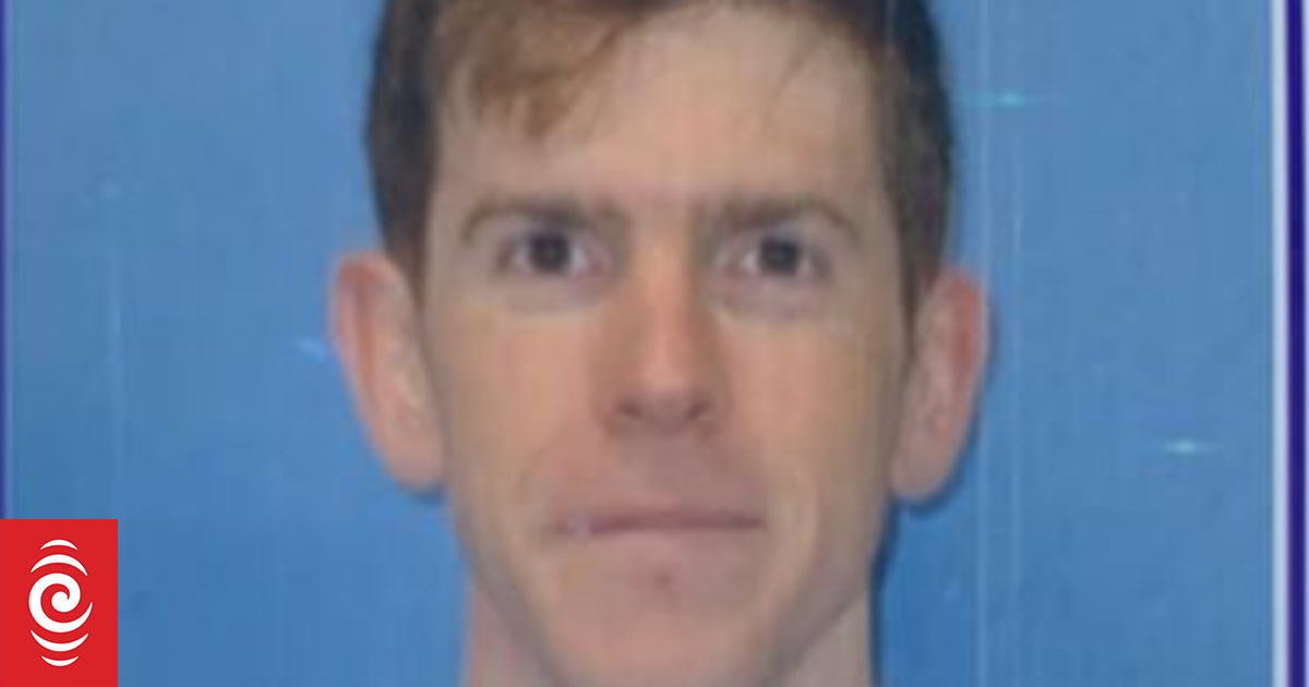 Large search effort for missing doctor fails to find any clues | RNZ News