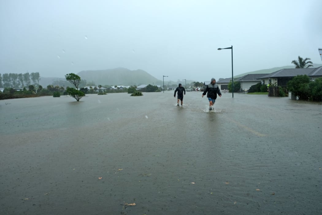 Gisborne flooding: Residents told to prepare for evacuation | RNZ News
