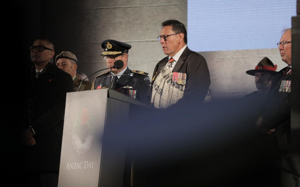 Photo essay: Thousands turn out to remember the fallen on Anzac Day ...