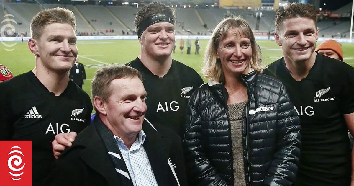 Barrett brothers to the fore as All Blacks look to neuter Lions | RNZ