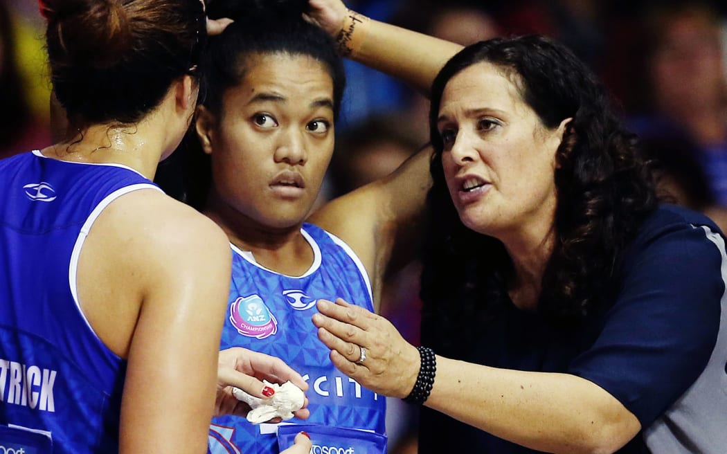 Fuller to step down as Mystics coach | RNZ News