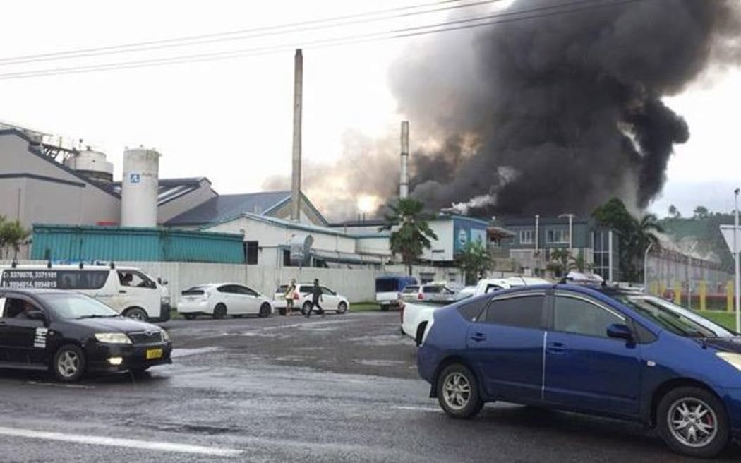 Major fire at a warehouse in Fiji | RNZ News