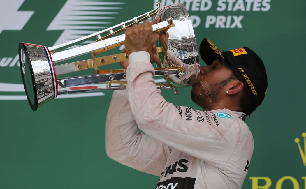 Lewis Hamilton wins fifth Formula One title | RNZ News