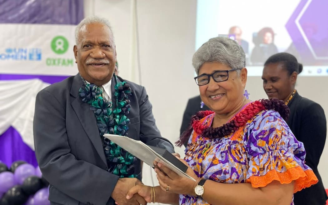 Fiji rights campaigner receives anniversary medal from Vanuatu | RNZ News