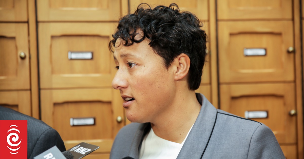 'Those are my people' - Kiri Allen at Treaty settlement hikoi | RNZ