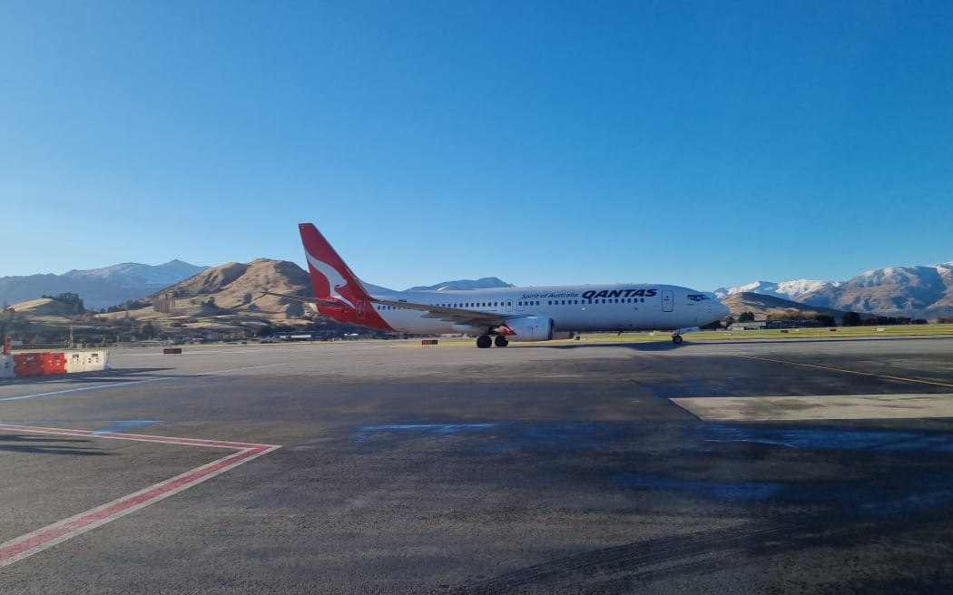 Queenstown welcomes full flight from across Tasman | RNZ News