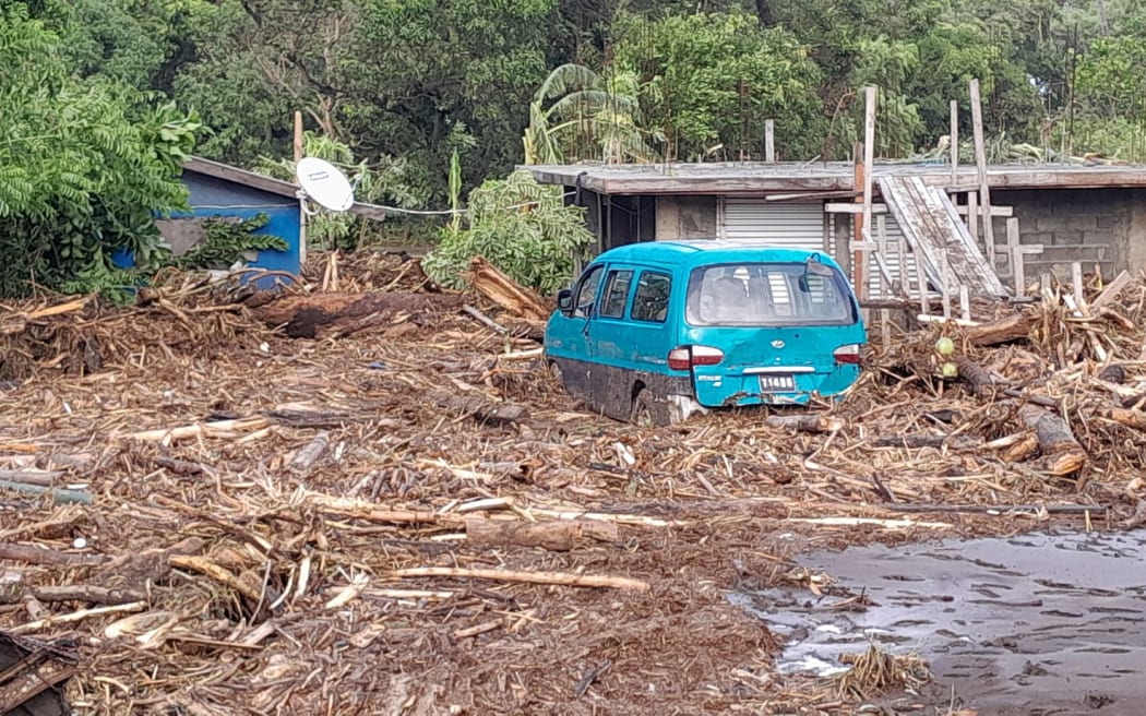 Tanna residents desperate for food after disasters damage crops | RNZ News