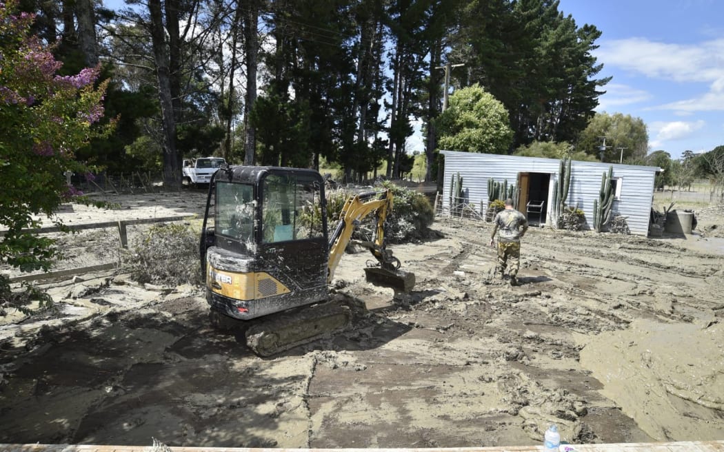 The Pre-Panel with Zoe George and Andrew Hoggard | RNZ