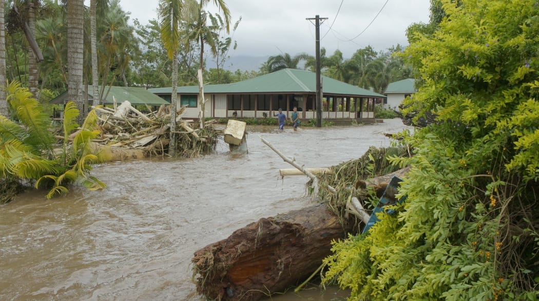 Samoas clean up after being swamped by cyclone | RNZ News