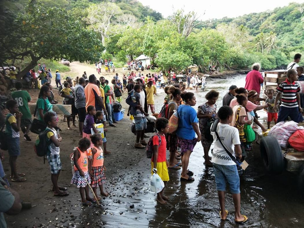 Fears supplies on Ambae not enough for evacuees | RNZ News