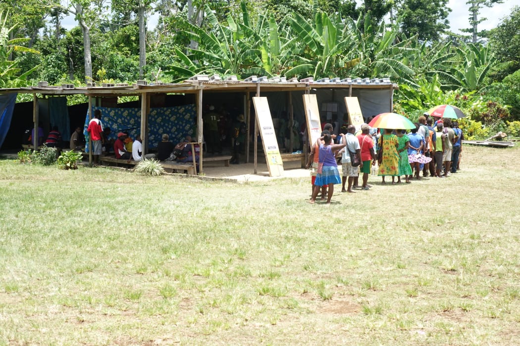 Successful Vanuatu election candidates celebrate | RNZ News