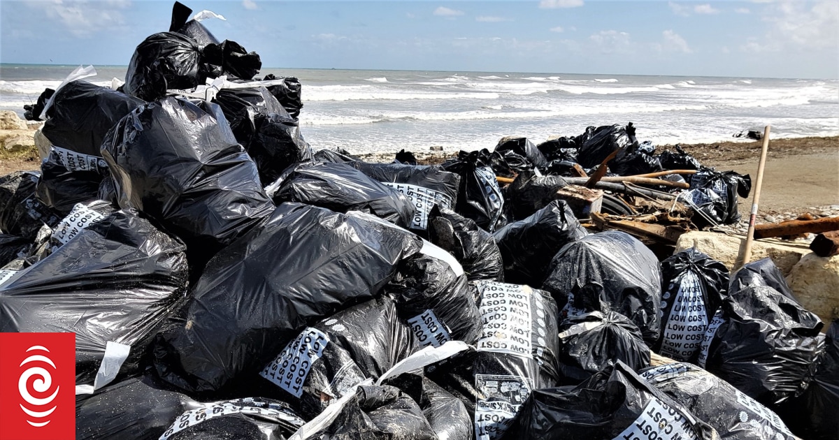 The world getting trashed | RNZ