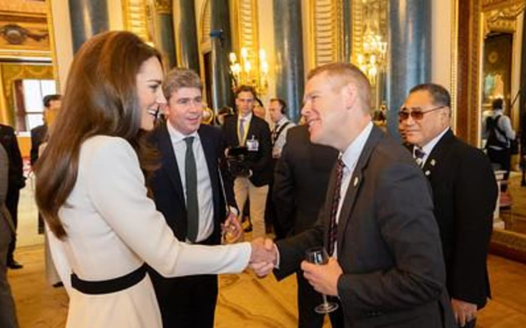 King Charles and royals greet well-wishers ahead of coronation | RNZ News