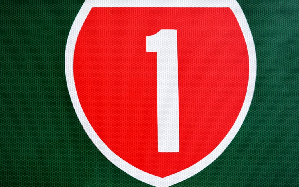 SH1 near Seddon blocked after truck rolls | RNZ News