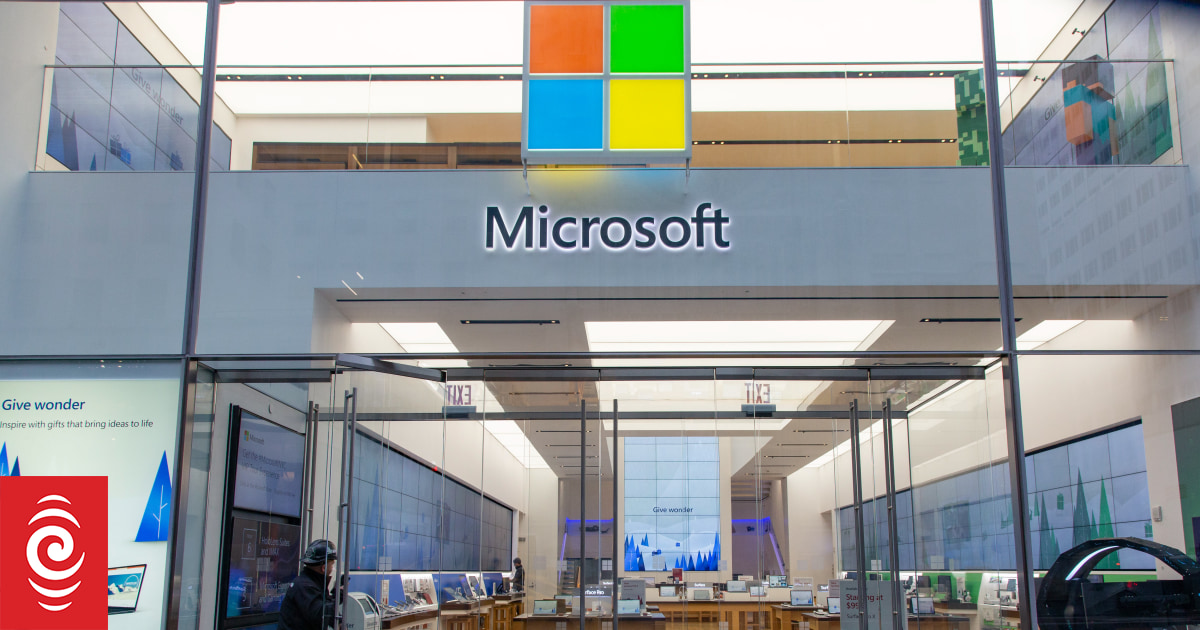 Microsoft makes 'carbon negative' pledge | RNZ News