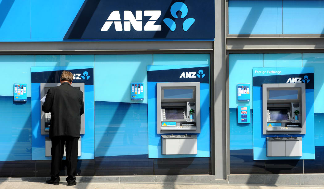 Woman faults ANZ security after thieves strip her bank account | RNZ News