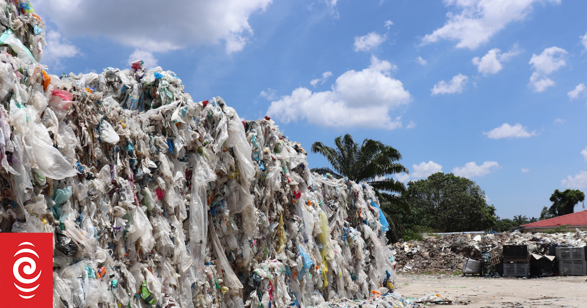 New Zealand dumping plastic in Malaysia after China ban | RNZ