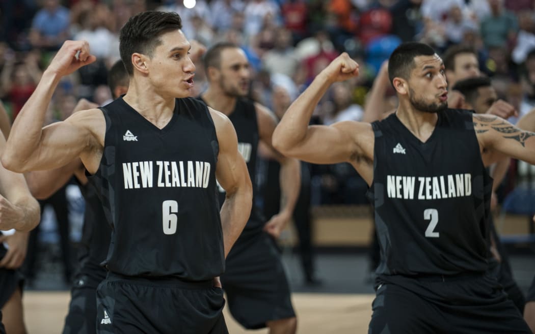 Tall Blacks defeat Great Britain | RNZ News