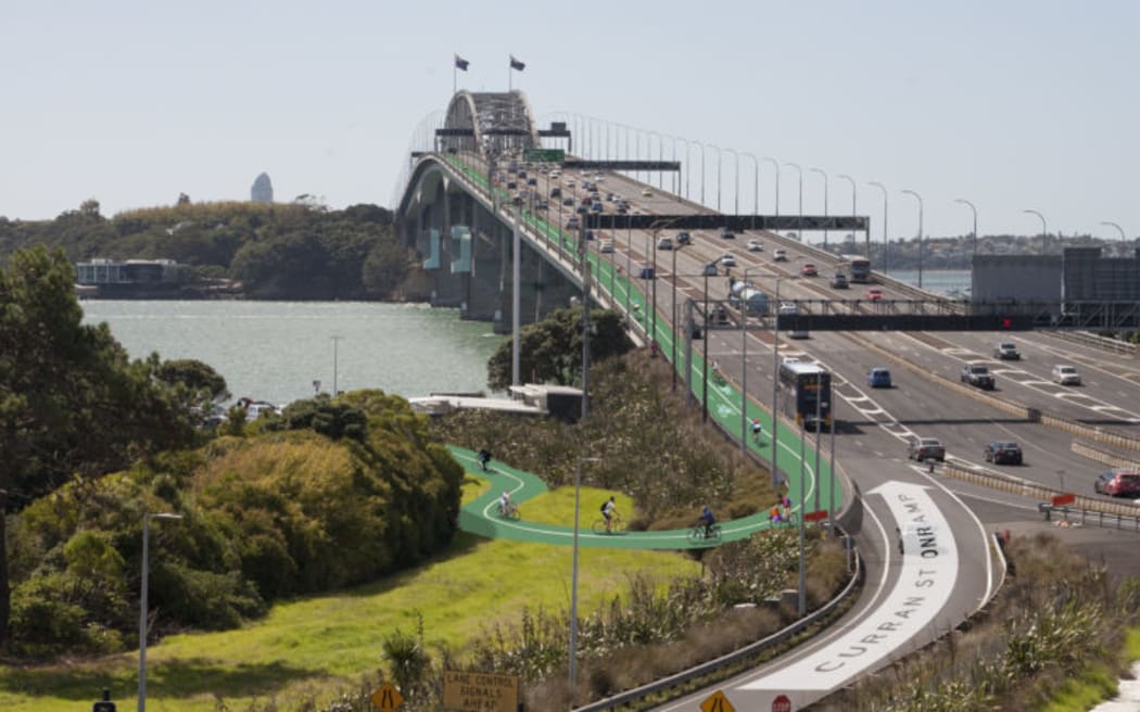 Court review sought on Auckland Harbour Bridge cycle lanes | RNZ News