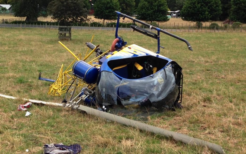 Passenger hurt in helicopter crash | RNZ News