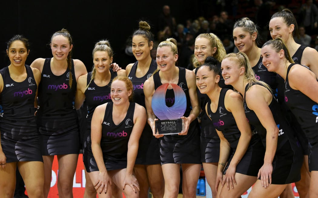 Netball upset: Silver Ferns crush Diamonds | RNZ News