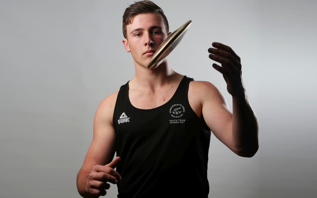 Bell rings in new men's discus record | RNZ News