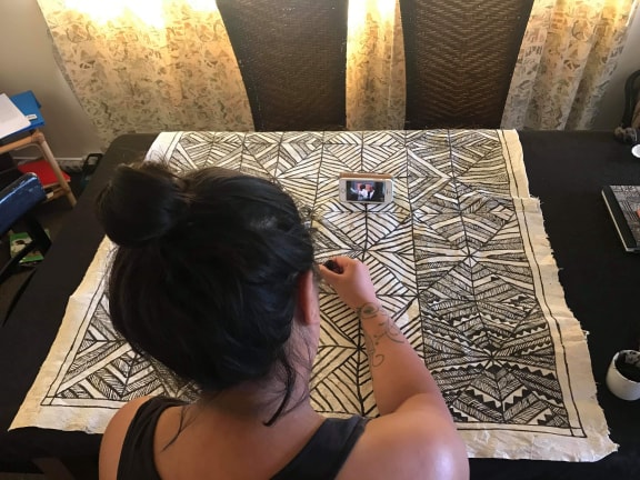 Reviving the lost art of Niuean hiapo | RNZ