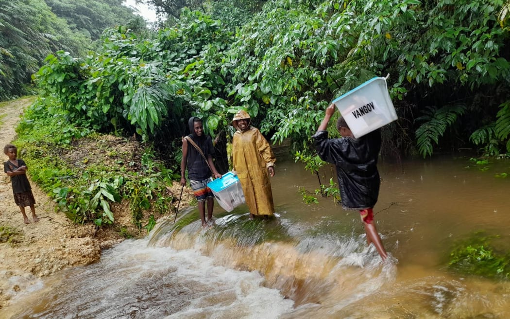 Polls open in Vanuatu for snap election | RNZ News