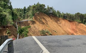 Coromandel holiday weekend getaways ruined by floods, slips | RNZ News