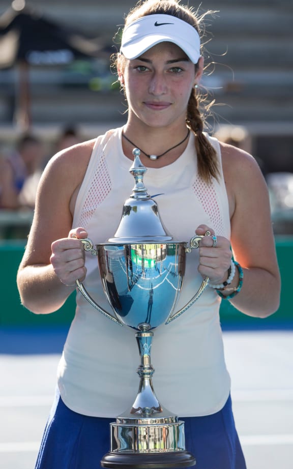 Lewis and Sitak crowned NZ tennis champions | RNZ News