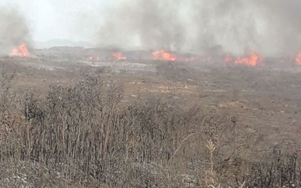 Karikari scrub fire continues to burn | RNZ News