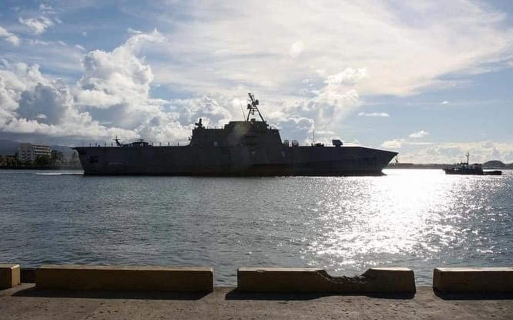 US navy delivers entertainment and aid to Samoans | RNZ News