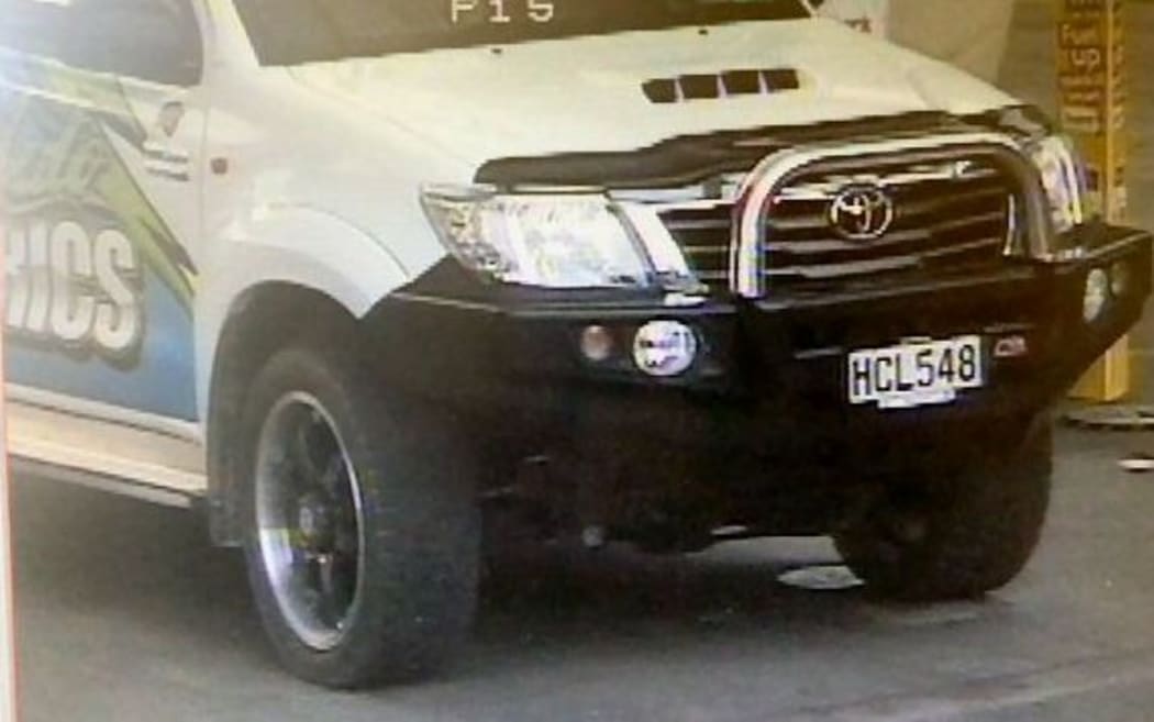 Police seek two over alleged kidnapping | RNZ News