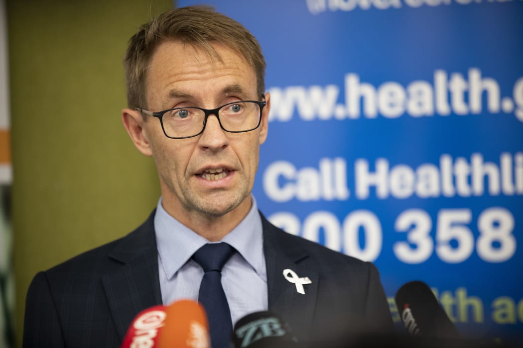 Health boss announces fifth coronavirus case in NZ | RNZ News