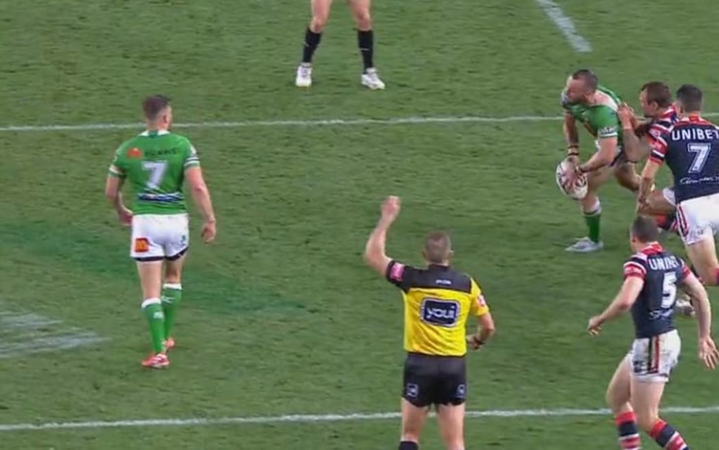 NRL: Roosters win Grand Final 14-8 after controversial call | RNZ News