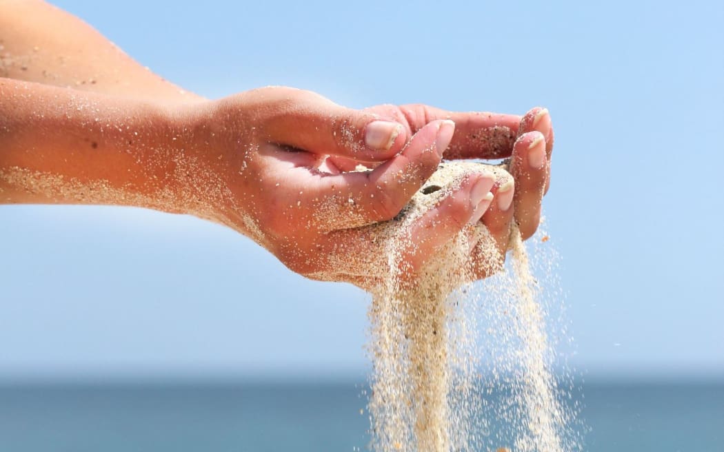 Global sand shortage: Vince Beiser's warning over concrete use | RNZ